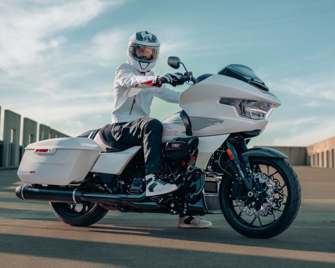 HARLEY-DAVIDSON CVO ROAD GLIDE INSURANCE | Motorbike Insurance